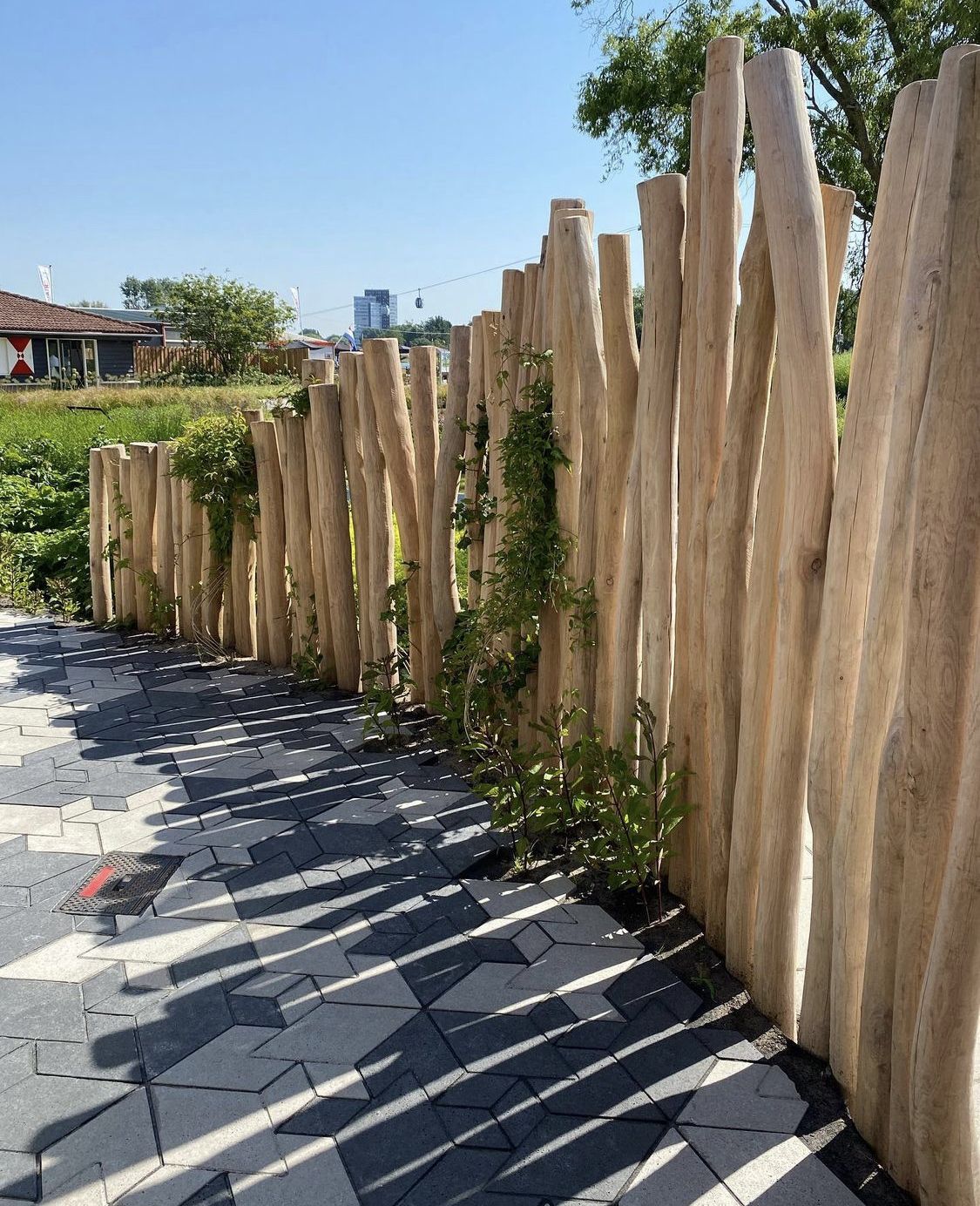 Clôture en piquets châtaignier - Bois Paysager du Neubourg